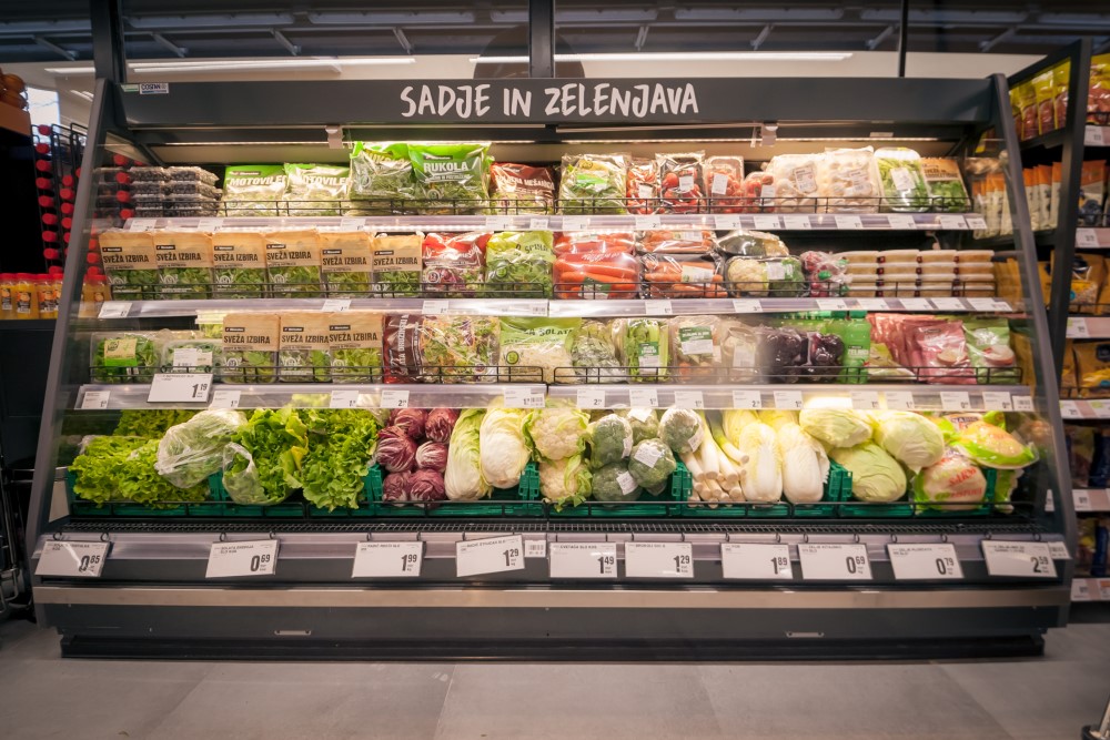 Prenovljena trgovina Mercator na Gregorčičevi ulici v Ljubljani s ...