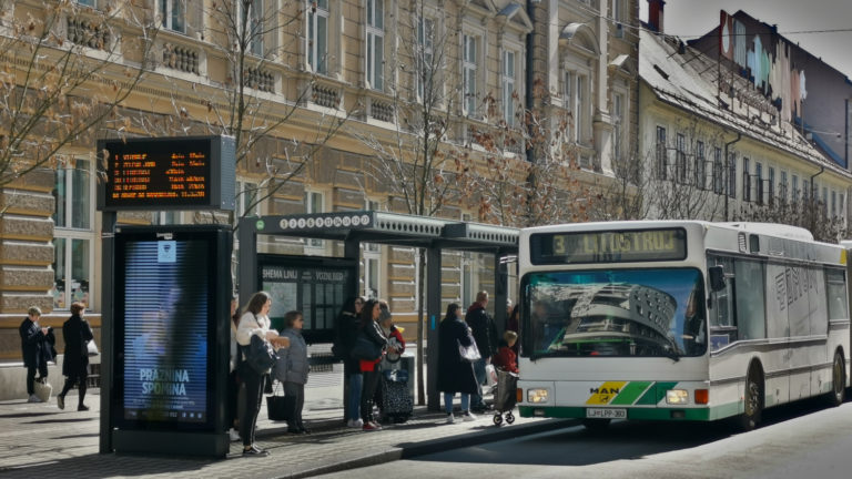 Brezplačna poletna LPP vozovnica (julij in avgust) za vse dijake in ...