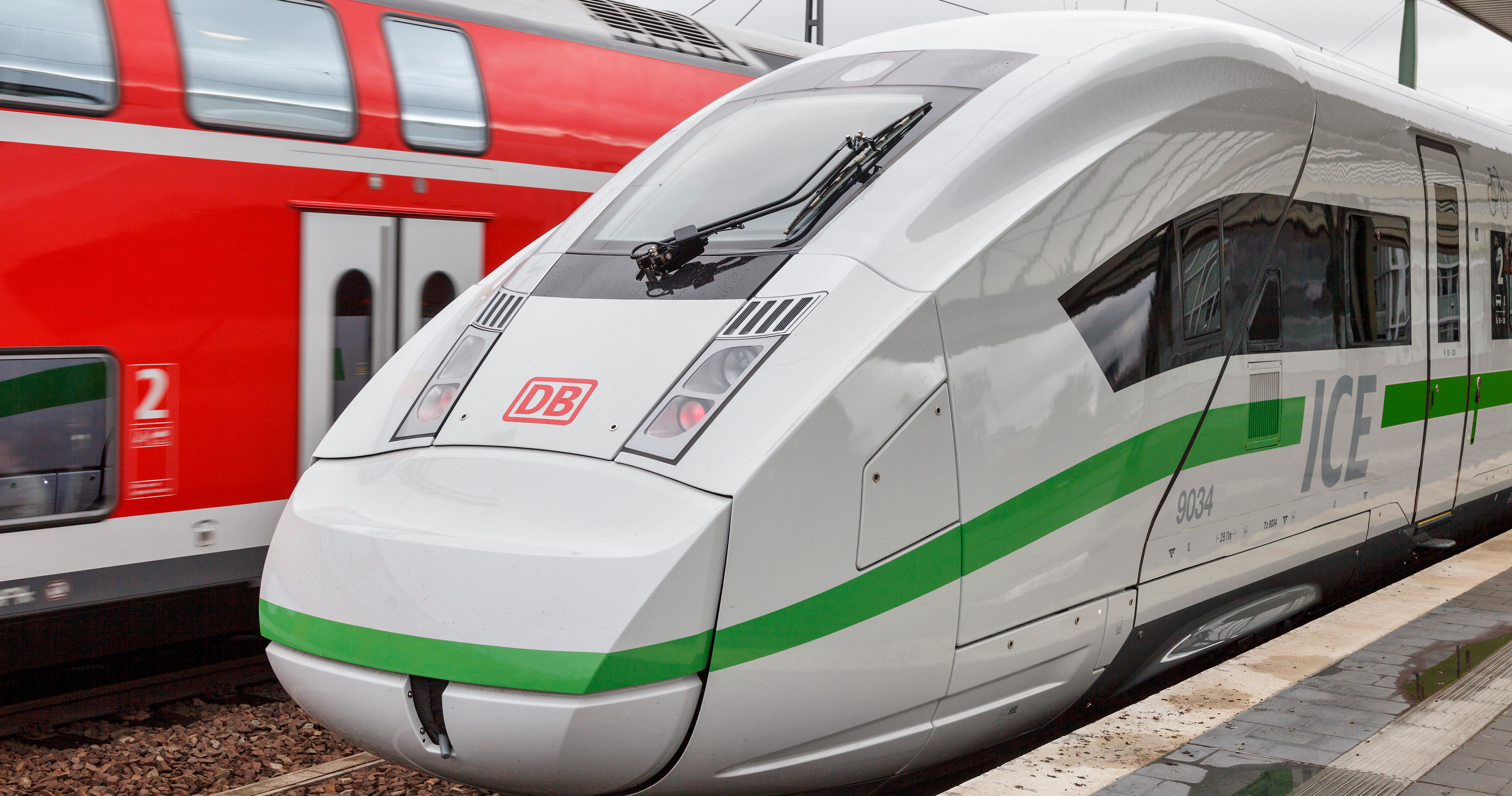 Deutsche Bahn (DB) bo vse svoje hitre vlake ICS oblekel v zeleno in s ...