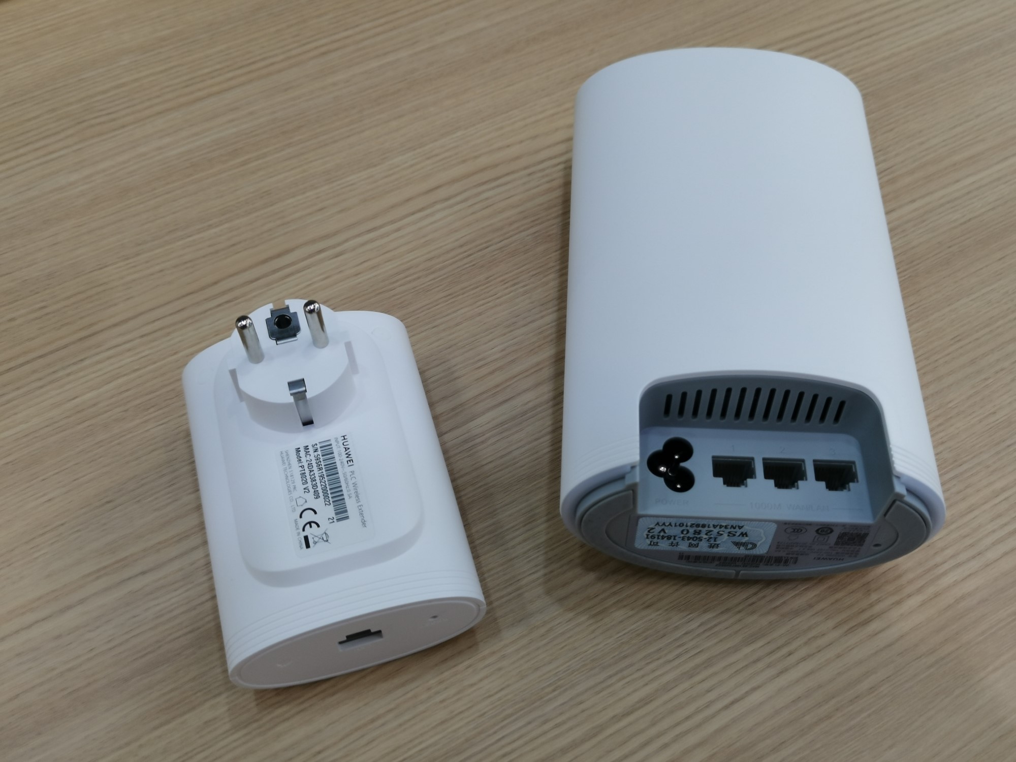 Huawei WiFi Q2 Pro je nov hibridni mesh router, ki združuje Wi-Fi in ...
