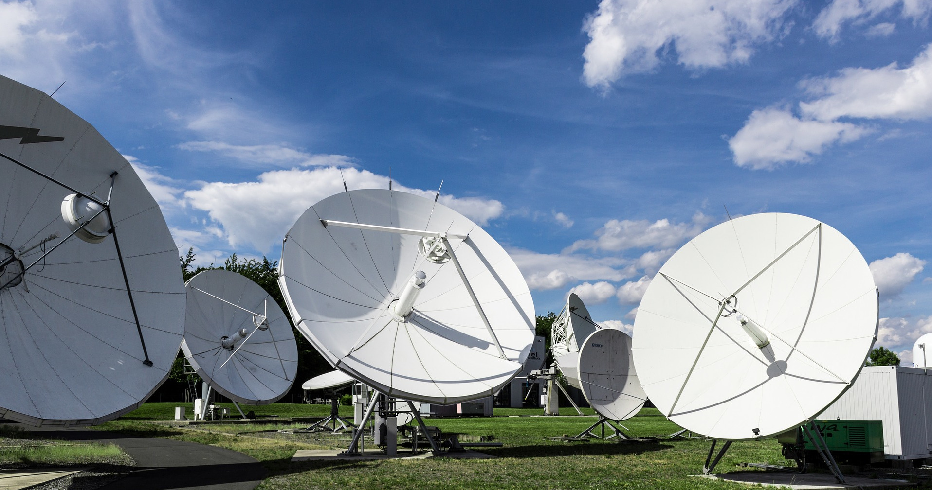 RTV Slovenija zdaj tudi prek satelita s TV programi (SLO1, SLO2 in SLO3 ...