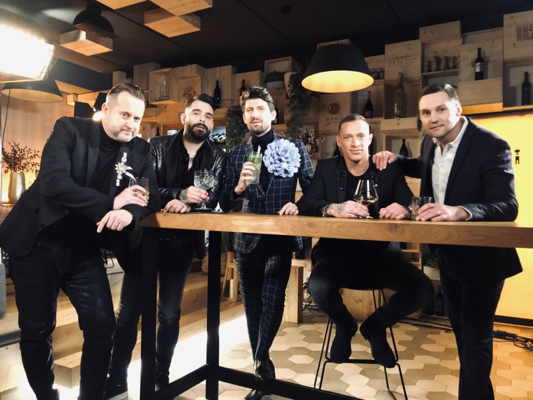 Zvezde plešejo 2020 – plesalci / Alya, Teja in Jani Jugovic, Tomaž ...