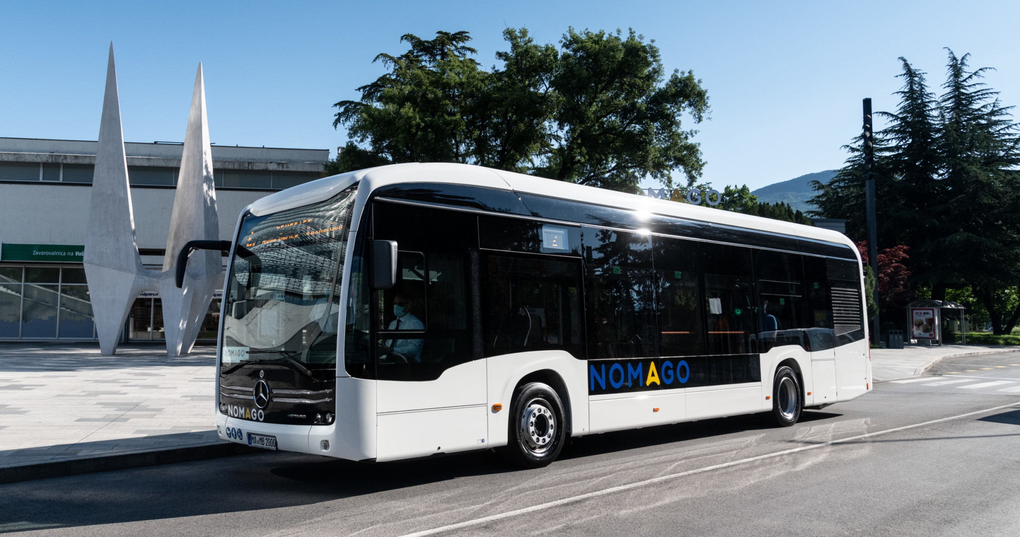 Nomago električni avtobus Mercedes Benz eCitaro v Novi Gorici testira v ...