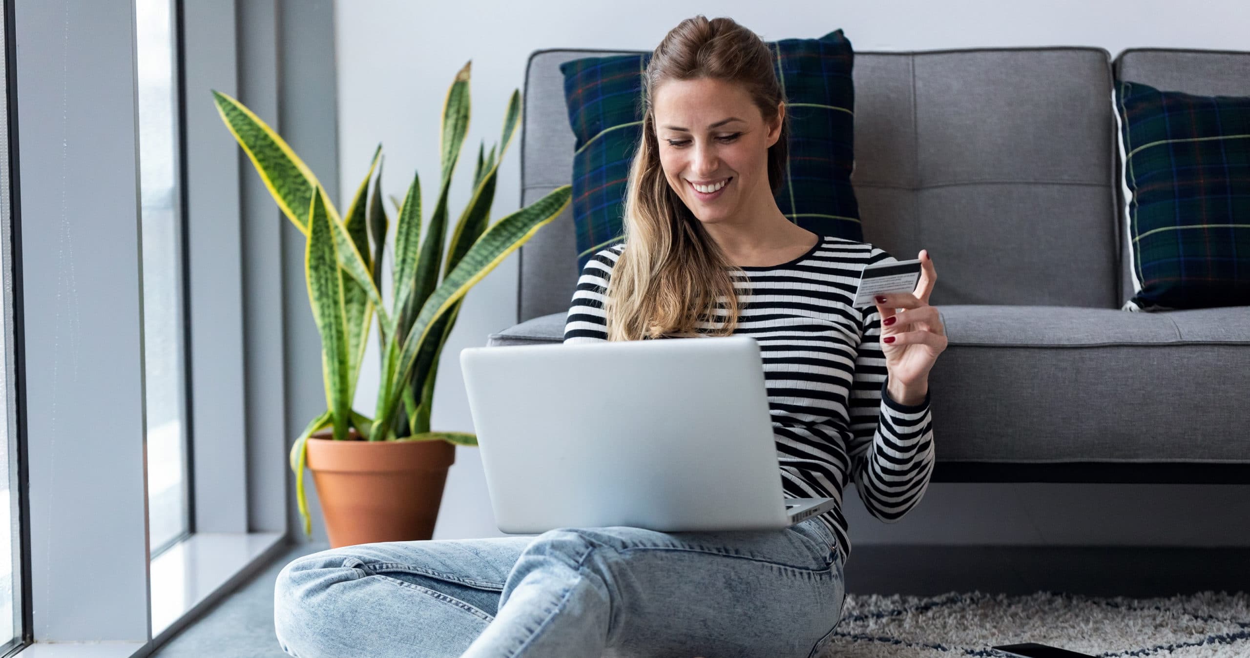 Uporabniki Mastercard kartic so med spletnimi nakupi brez skrbi, saj v ...