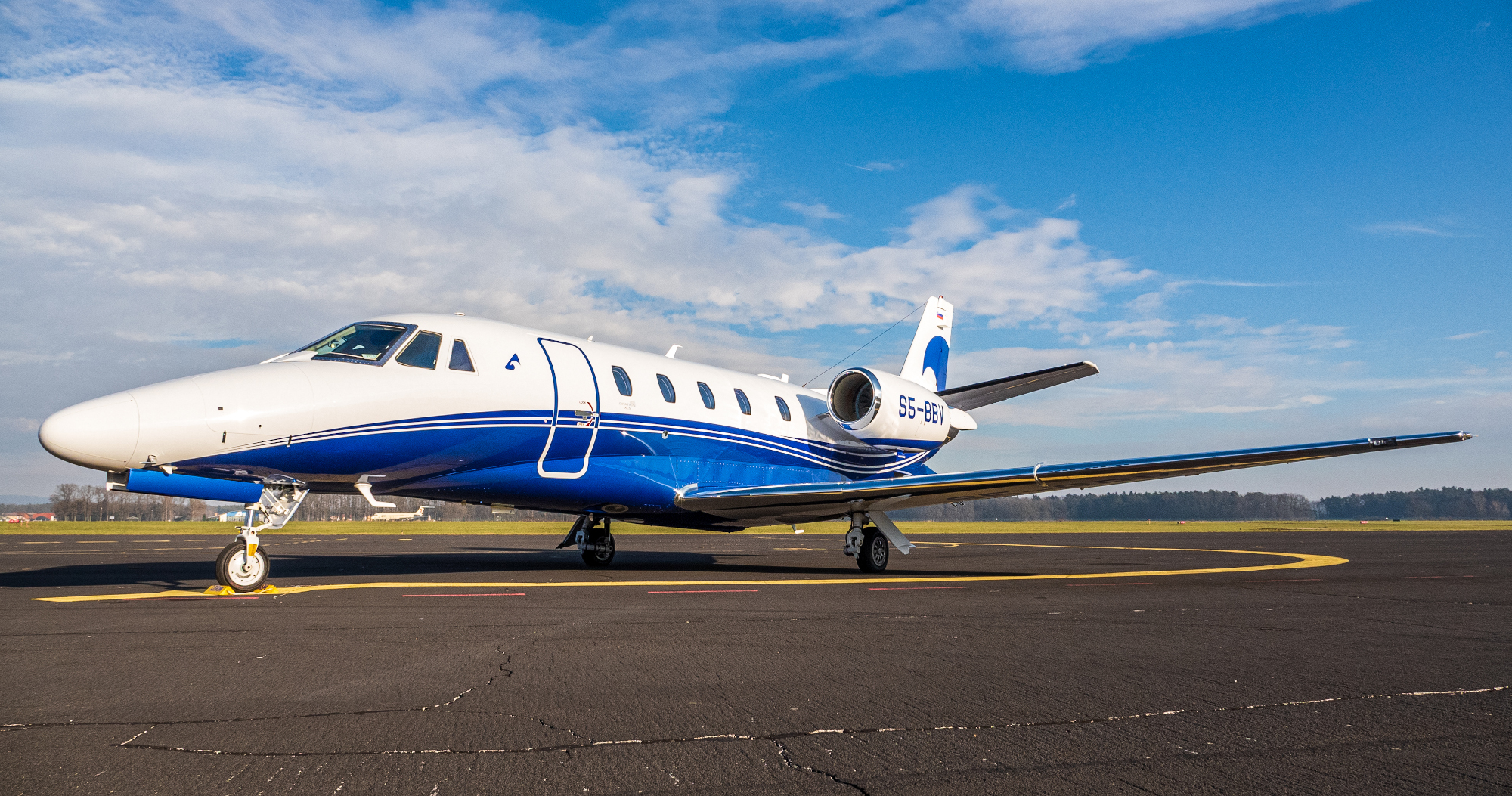 Slovenska letalska družba Air Adriatic je v floto dodala novo letalo ...