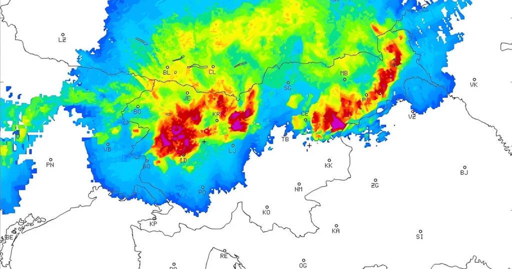 Trenutna satelitska slika padavin v Sloveniji in Evropi animacija v ...