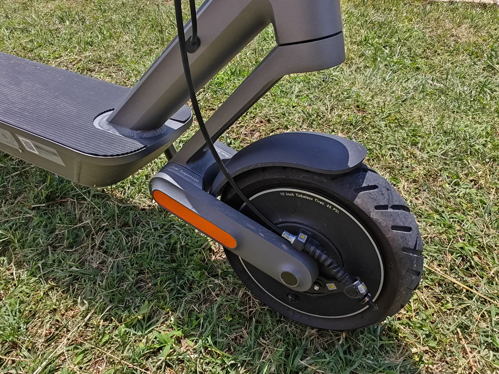 Xiaomi Electric Scooter 4 Ultra električni skiro je razred zase, od ...