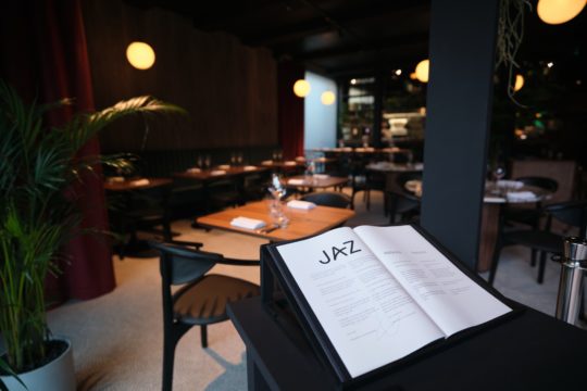 Restavracija JAZ by Ana Roš in AS Botique hotel v centru Ljubljane ...