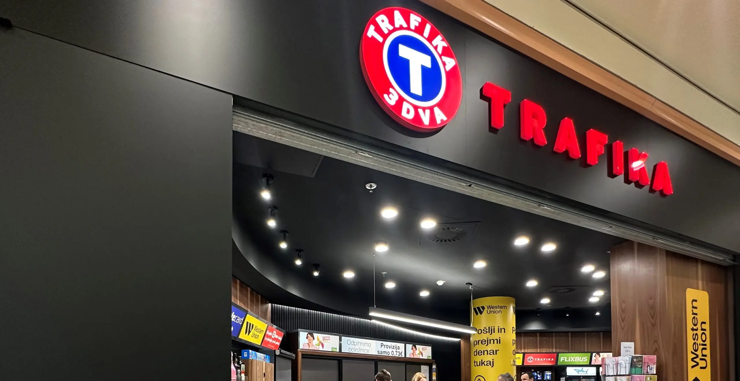 Nova trafika 3DVA v centru Europark Maribor je jubilejna 200. trafika ...