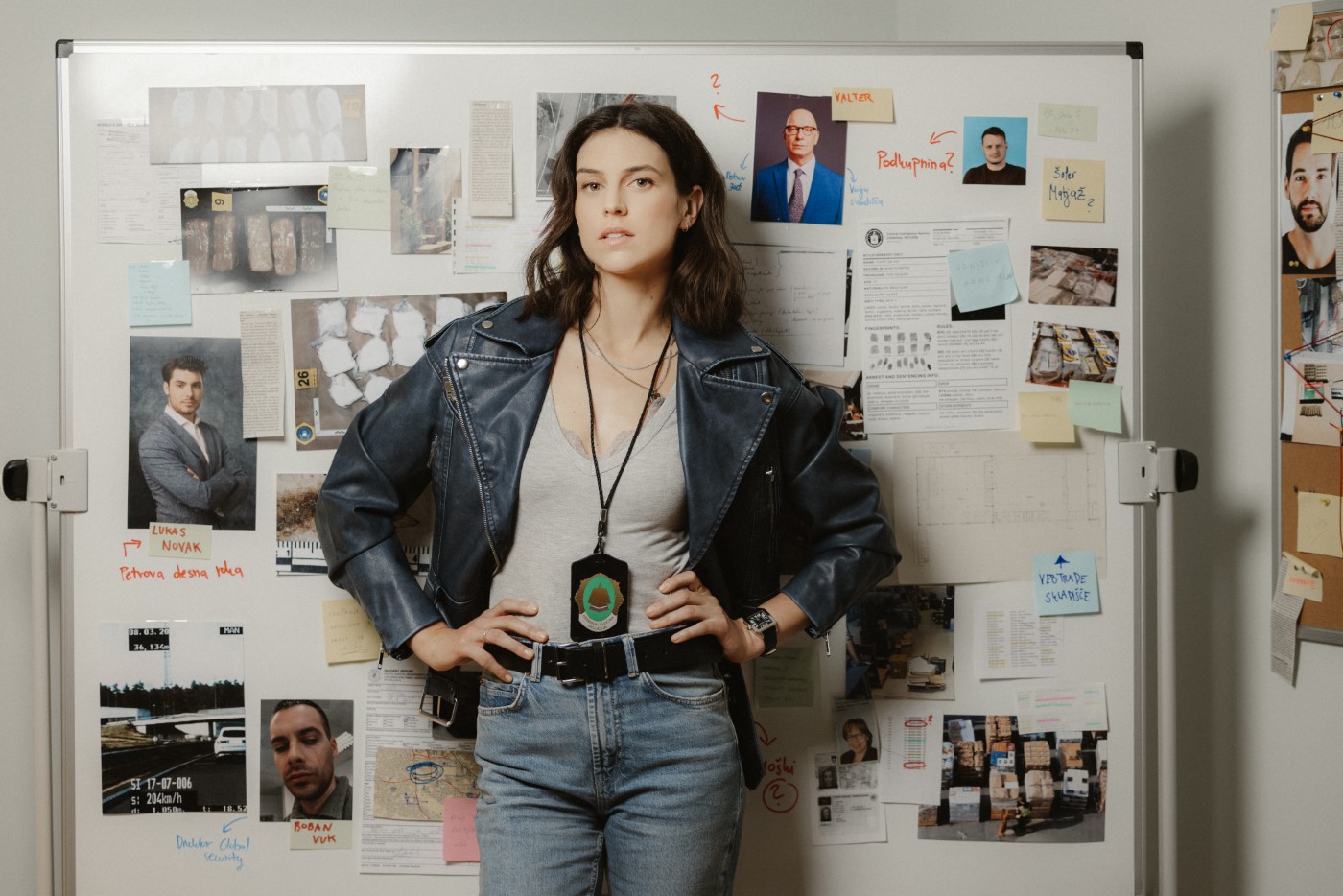 Nemirna kri igralci serije na POP TV - Lea Mihevc (Sara Petrič), Svit Stefanija (Lukas Novak ...